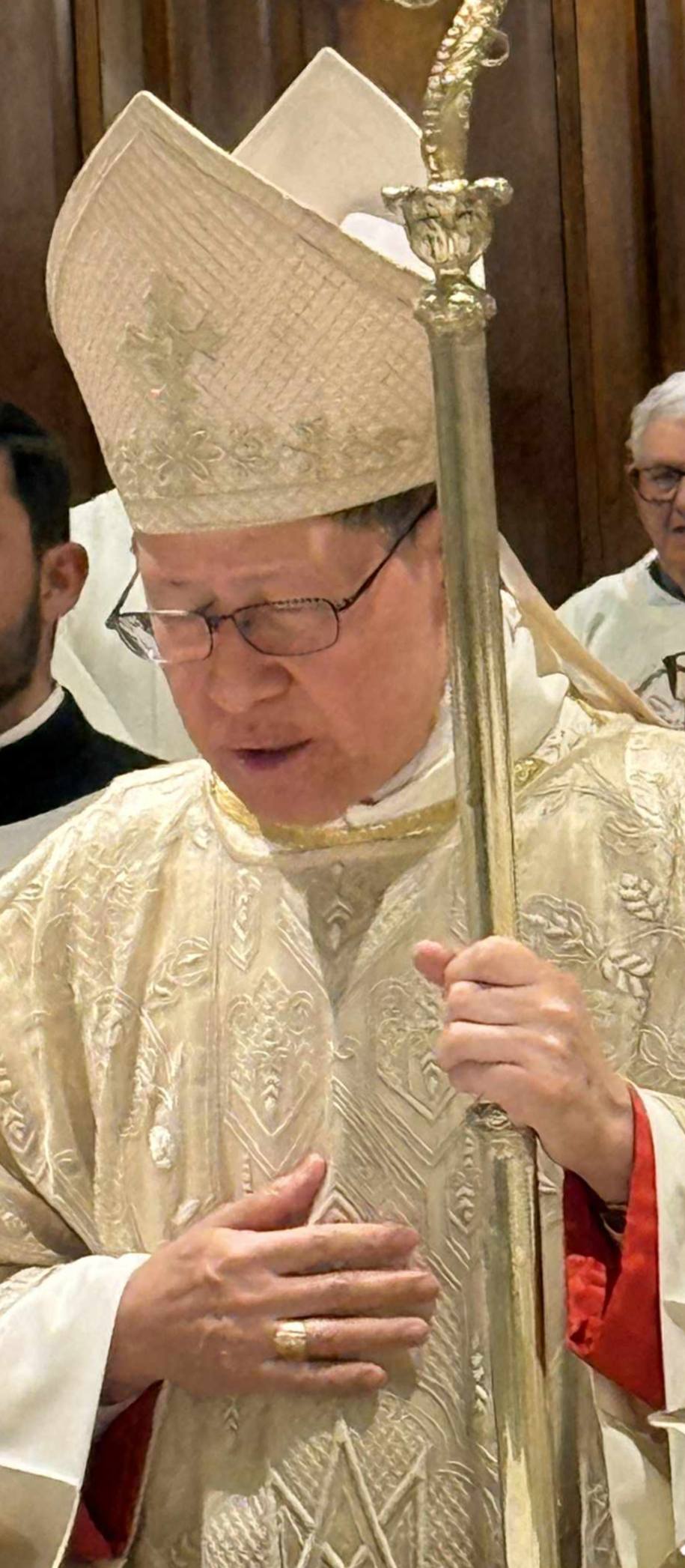 Cardinal Tagle wears a Filipino chasuble made in Malaybalay, Bukidnon ...